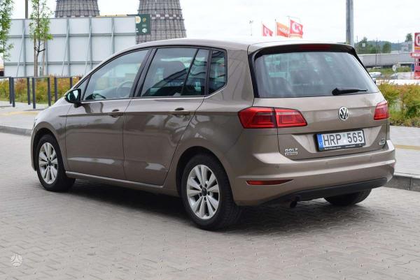 Brown Volkswagen Golf Sportsvan 2015 in Vilnius, with an engine capacity of 1.60 L and mileage of 267 thousand km for 6850 €, photo 6 on AUTOMOTO.COM.LV