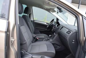 Brown Volkswagen Golf Sportsvan 2015 in Vilnius, with an engine capacity of 1.60 L and mileage of 267 thousand km for 6850 €, photo 9 on AUTOMOTO.COM.LV