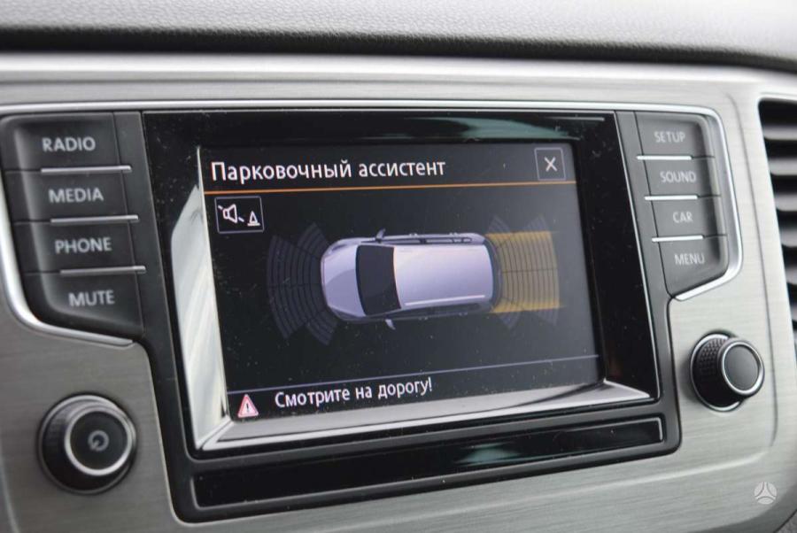 Brown Volkswagen Golf Sportsvan 2015 in Vilnius, with an engine capacity of 1.60 L and mileage of 267 thousand km for 6850 €, photo 16 on AUTOMOTO.COM.LV