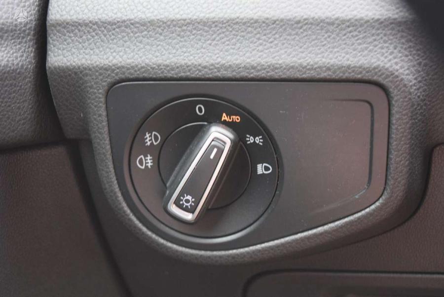 Brown Volkswagen Golf Sportsvan 2015 in Vilnius, with an engine capacity of 1.60 L and mileage of 267 thousand km for 6850 €, photo 19 on AUTOMOTO.COM.LV