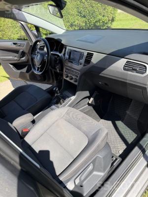 Brūns Volkswagen Golf Sportsvan 2015 Rīga, ar dzinēja tilpumu 1.60 L un nobraukumu 316 tūkst. km par 4500 €, foto 11 vietnē AUTOMOTO.COM.LV