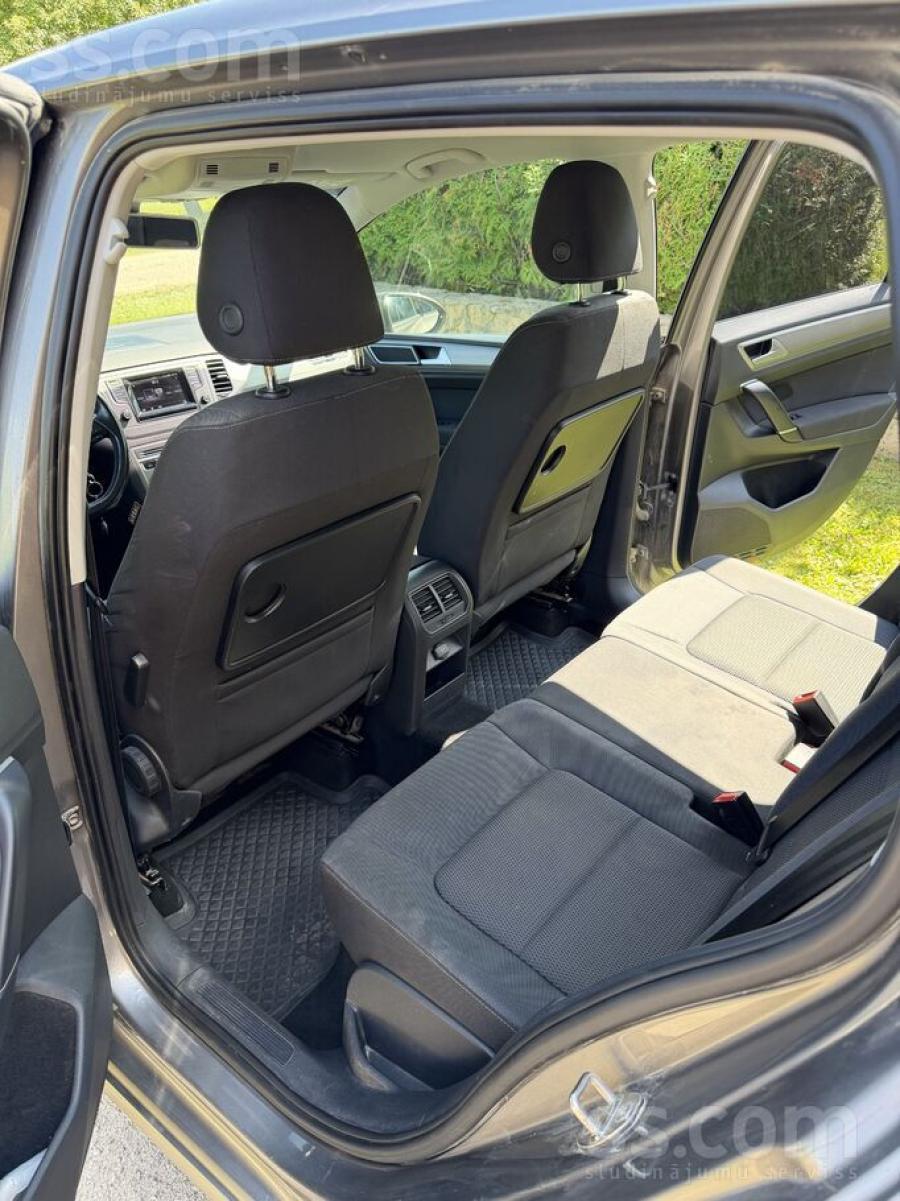 Brūns Volkswagen Golf Sportsvan 2015 Rīga, ar dzinēja tilpumu 1.60 L un nobraukumu 316 tūkst. km par 4500 €, foto 14 vietnē AUTOMOTO.COM.LV