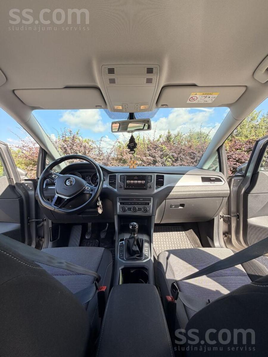 Brown Volkswagen Golf Sportsvan 2016 in Ogre, with an engine capacity of 1.60 L and mileage of 187 thousand km for 8000 €, photo 12 on AUTOMOTO.COM.LV