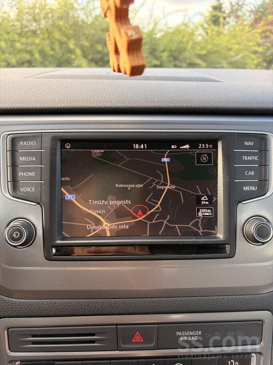 Brown Volkswagen Golf Sportsvan 2016 in Ogre, with an engine capacity of 1.60 L and mileage of 187 thousand km for 8000 €, photo 20 on AUTOMOTO.COM.LV