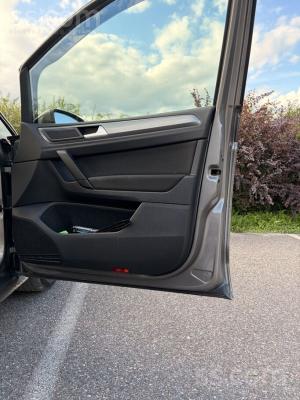 Brown Volkswagen Golf Sportsvan 2016 in Ogre, with an engine capacity of 1.60 L and mileage of 187 thousand km for 8000 €, photo 27 on AUTOMOTO.COM.LV