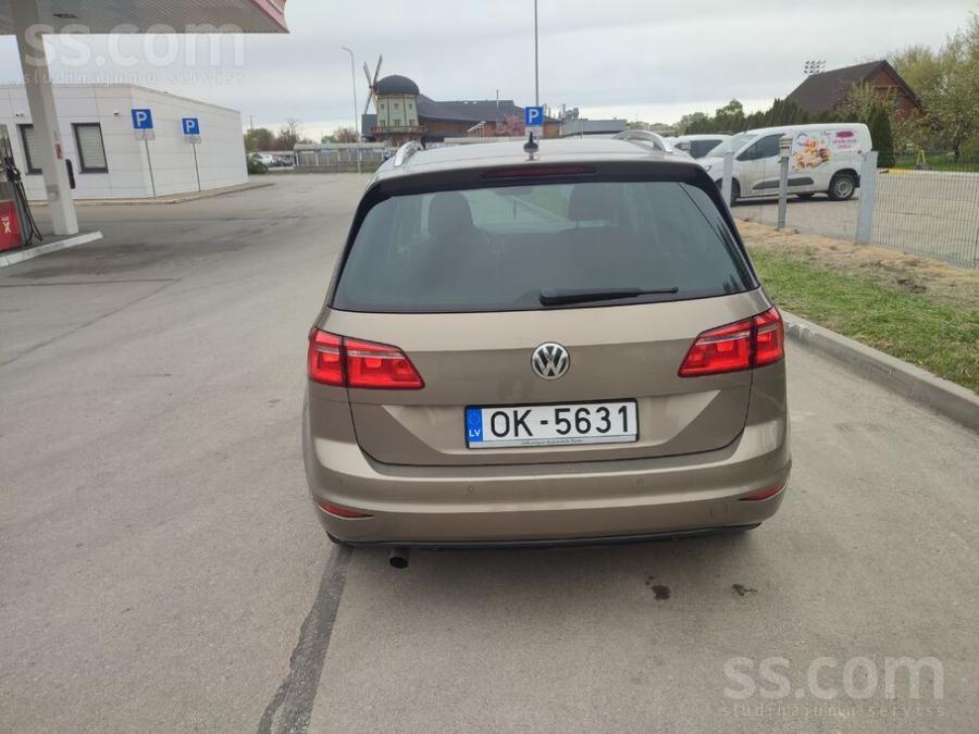 Brown Volkswagen Golf Sportsvan 2017 in Riga, with an engine capacity of 1.60 L and mileage of 215 thousand km for 10900 €, photo 7 on AUTOMOTO.COM.LV