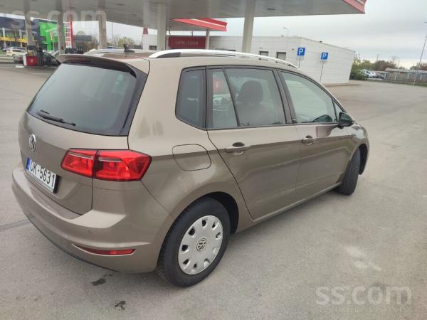 Brown Volkswagen Golf Sportsvan 2017 in Riga, with an engine capacity of 1.60 L and mileage of 215 thousand km for 10900 €, photo 7 on AUTOMOTO.COM.LV