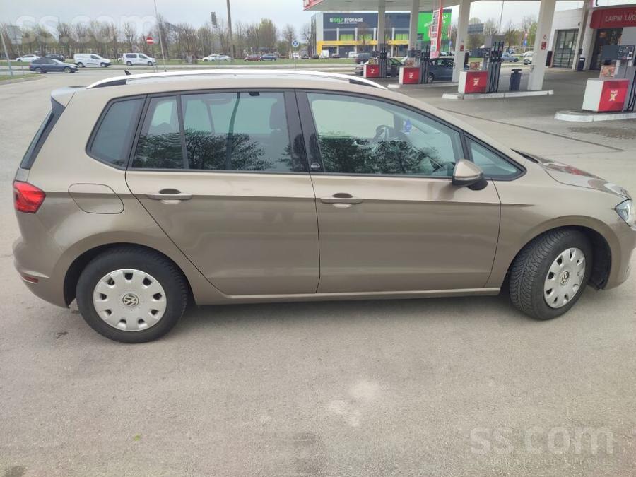 Brown Volkswagen Golf Sportsvan 2017 in Riga, with an engine capacity of 1.60 L and mileage of 215 thousand km for 10900 €, photo 9 on AUTOMOTO.COM.LV