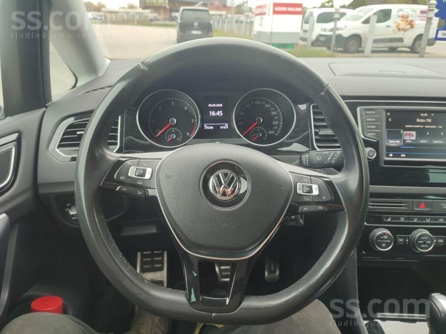 Brown Volkswagen Golf Sportsvan 2017 in Riga, with an engine capacity of 1.60 L and mileage of 215 thousand km for 10900 €, photo 18 on AUTOMOTO.COM.LV