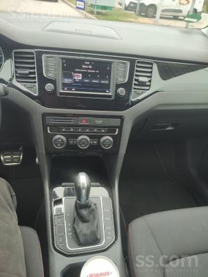 Brown Volkswagen Golf Sportsvan 2017 in Riga, with an engine capacity of 1.60 L and mileage of 215 thousand km for 10900 €, photo 19 on AUTOMOTO.COM.LV