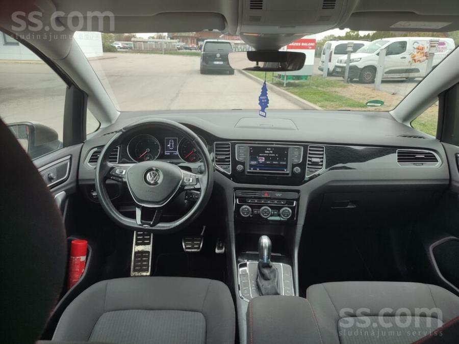 Brown Volkswagen Golf Sportsvan 2017 in Riga, with an engine capacity of 1.60 L and mileage of 215 thousand km for 10900 €, photo 22 on AUTOMOTO.COM.LV