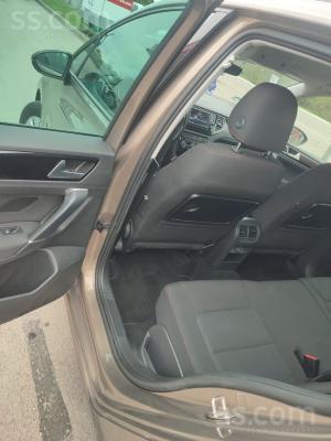 Brown Volkswagen Golf Sportsvan 2017 in Riga, with an engine capacity of 1.60 L and mileage of 215 thousand km for 10900 €, photo 23 on AUTOMOTO.COM.LV