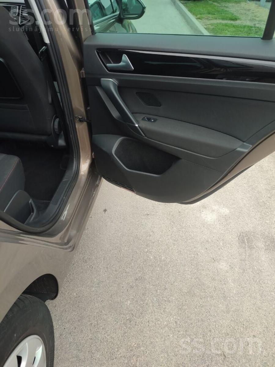 Brown Volkswagen Golf Sportsvan 2017 in Riga, with an engine capacity of 1.60 L and mileage of 215 thousand km for 10900 €, photo 26 on AUTOMOTO.COM.LV