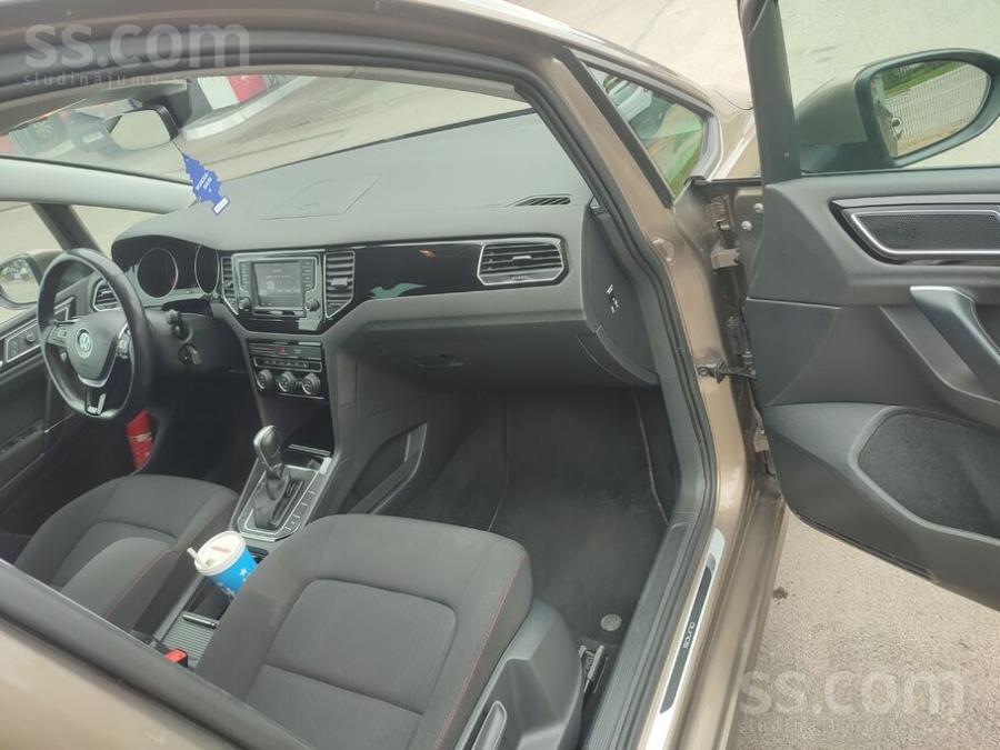 Brown Volkswagen Golf Sportsvan 2017 in Riga, with an engine capacity of 1.60 L and mileage of 215 thousand km for 10900 €, photo 27 on AUTOMOTO.COM.LV