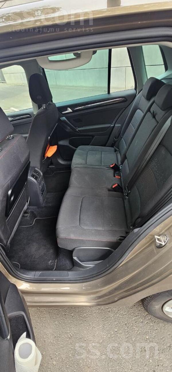 Brown Volkswagen Golf Sportsvan 2017 in Riga, with an engine capacity of 1.60 L and mileage of 220 thousand km for 10799 €, photo 7 on AUTOMOTO.COM.LV
