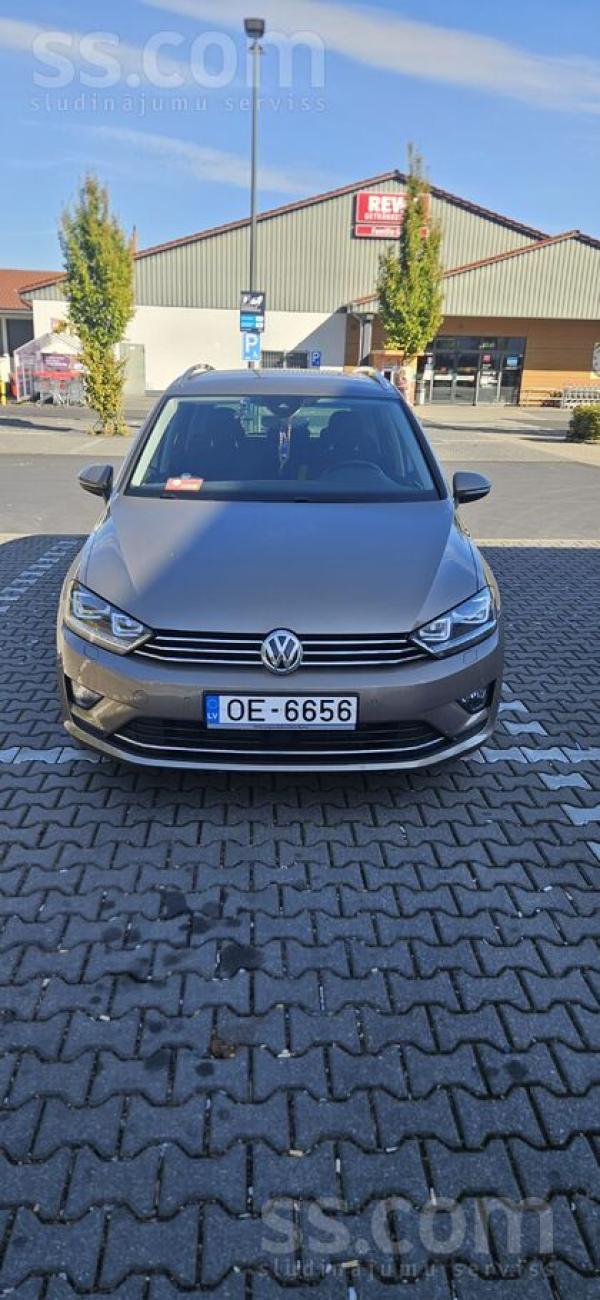 Brown Volkswagen Golf Sportsvan 2017 in Riga, with an engine capacity of 1.60 L and mileage of 220 thousand km for 10799 €, photo 11 on AUTOMOTO.COM.LV