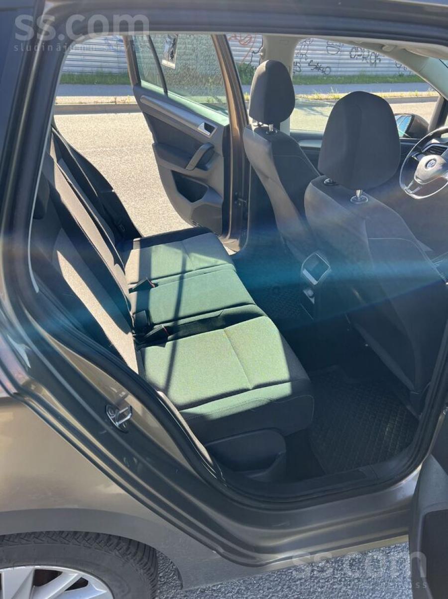 Brūns Volkswagen Golf Sportsvan 2015 Rīga, ar dzinēja tilpumu 1.40 L un nobraukumu 130 tūkst. km par 8190 €, foto 13 vietnē AUTOMOTO.COM.LV