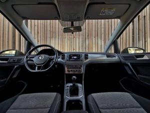 Brūns Volkswagen Golf Sportsvan 2015 Rīga, ar dzinēja tilpumu 1.40 L un nobraukumu 130 tūkst. km par 7890 €, foto 5 vietnē AUTOMOTO.COM.LV