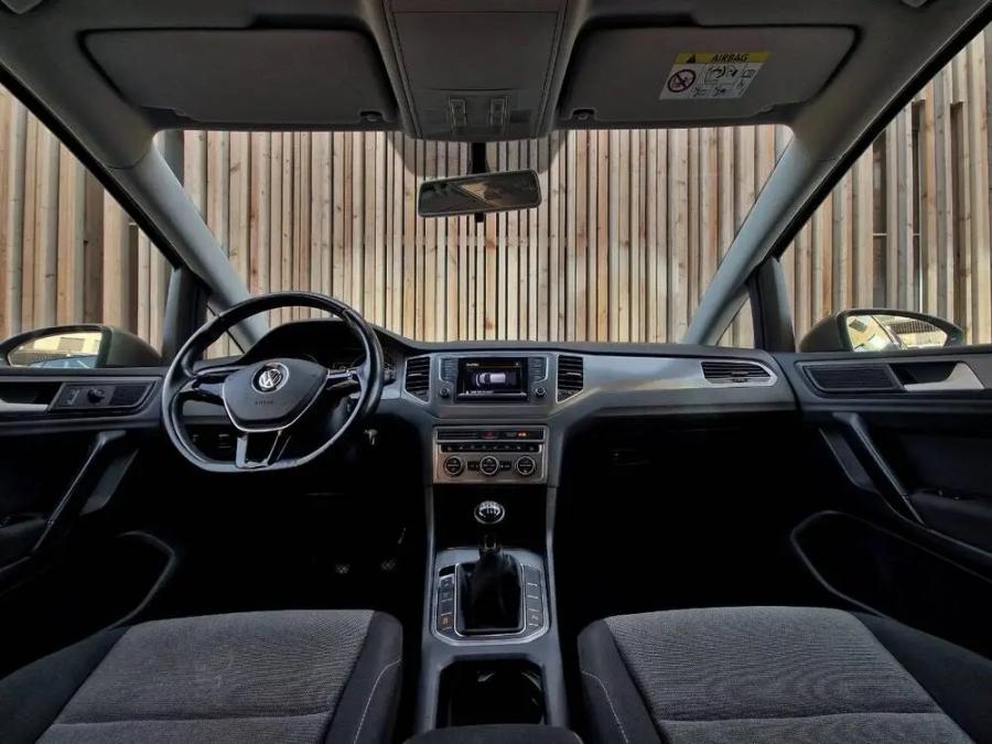 Brūns Volkswagen Golf Sportsvan 2015 Rīga, ar dzinēja tilpumu 1.40 L un nobraukumu 130 tūkst. km par 7890 €, foto 5 vietnē AUTOMOTO.COM.LV