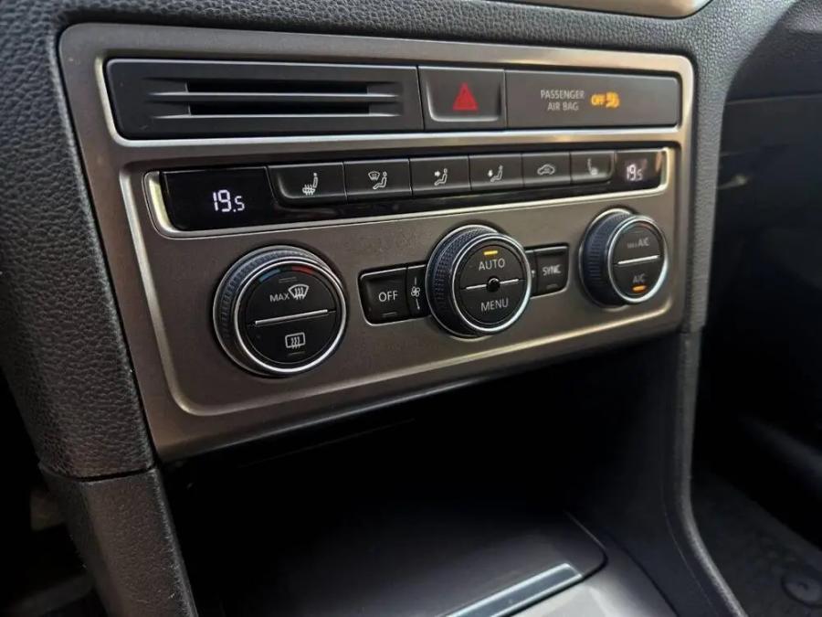 Brūns Volkswagen Golf Sportsvan 2015 Rīga, ar dzinēja tilpumu 1.40 L un nobraukumu 130 tūkst. km par 7890 €, foto 11 vietnē AUTOMOTO.COM.LV