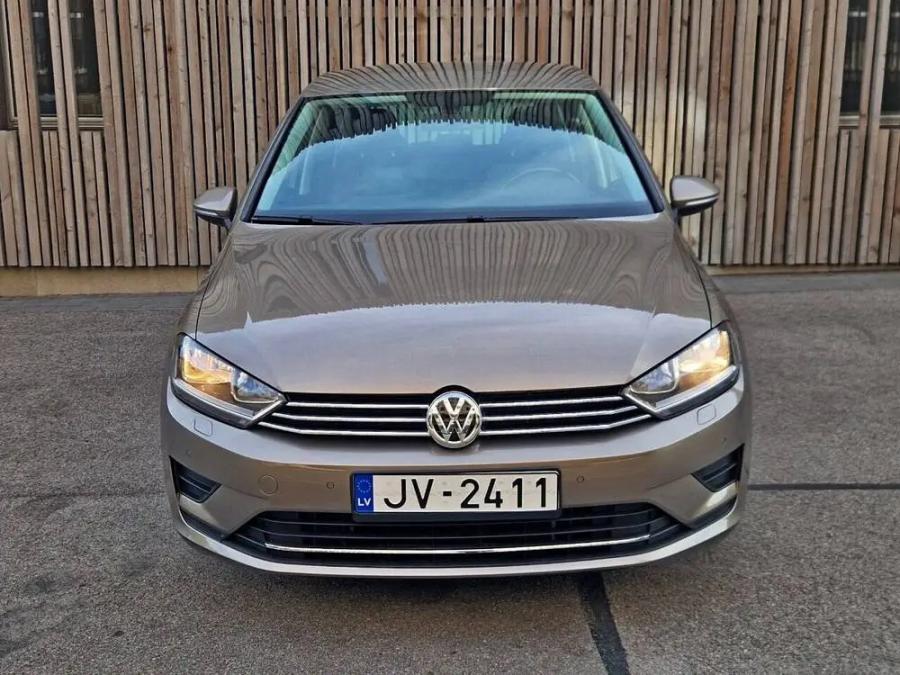 Brūns Volkswagen Golf Sportsvan 2015 Rīga, ar dzinēja tilpumu 1.40 L un nobraukumu 130 tūkst. km par 7890 €, foto 13 vietnē AUTOMOTO.COM.LV