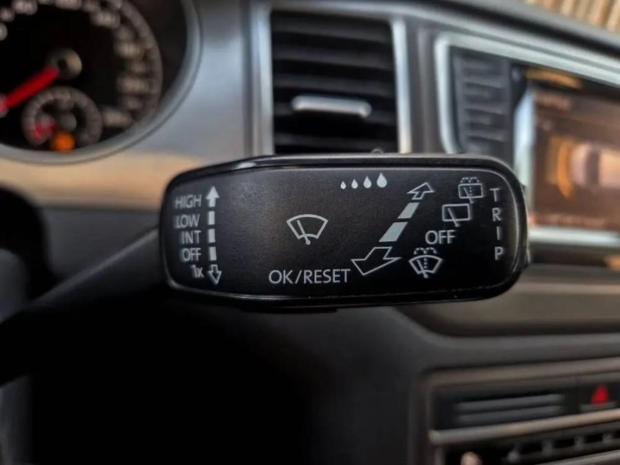 Brūns Volkswagen Golf Sportsvan 2015 Rīga, ar dzinēja tilpumu 1.40 L un nobraukumu 130 tūkst. km par 7890 €, foto 15 vietnē AUTOMOTO.COM.LV