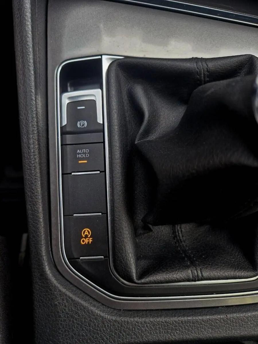 Brūns Volkswagen Golf Sportsvan 2015 Rīga, ar dzinēja tilpumu 1.40 L un nobraukumu 130 tūkst. km par 7890 €, foto 17 vietnē AUTOMOTO.COM.LV