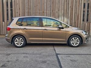 Brūns Volkswagen Golf Sportsvan 2015 Rīga, ar dzinēja tilpumu 1.40 L un nobraukumu 130 tūkst. km par 7890 €, foto 23 vietnē AUTOMOTO.COM.LV