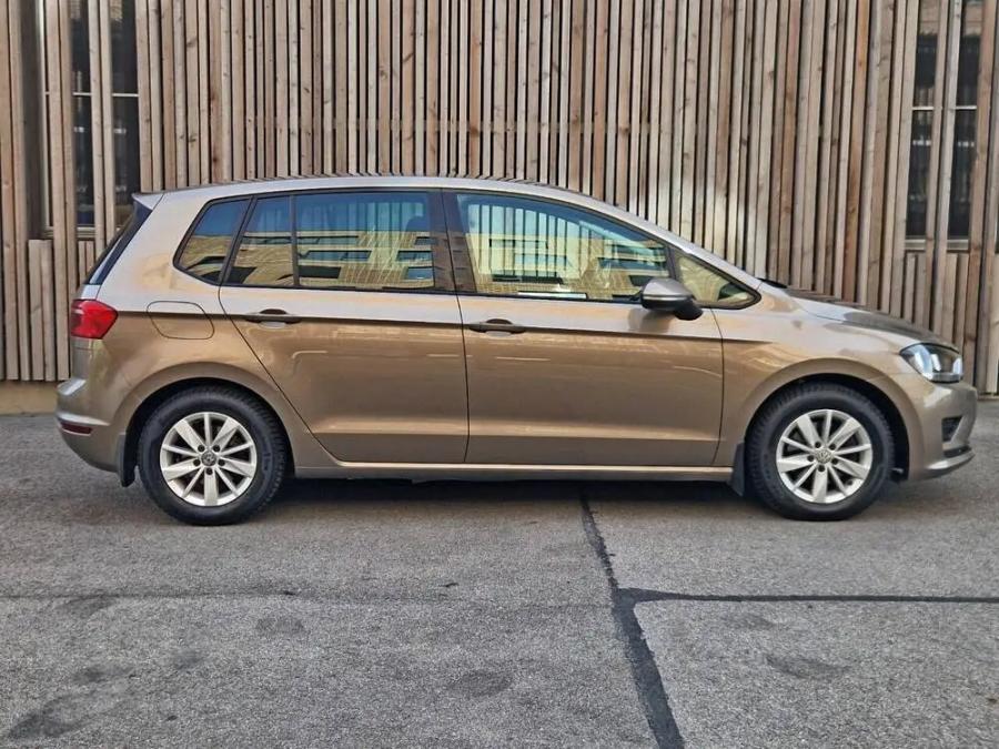 Brūns Volkswagen Golf Sportsvan 2015 Rīga, ar dzinēja tilpumu 1.40 L un nobraukumu 130 tūkst. km par 7890 €, foto 23 vietnē AUTOMOTO.COM.LV