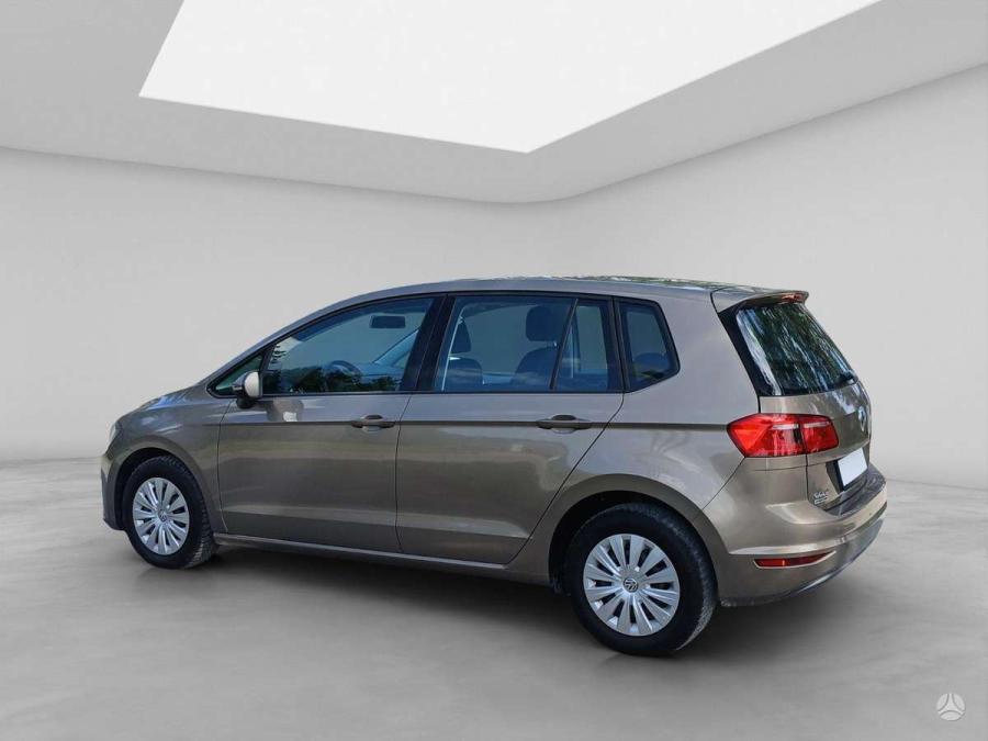 Brūns Volkswagen Golf Sportsvan 2015 Viļņa, ar dzinēja tilpumu 1.20 L un nobraukumu 235 tūkst. km par 9390 €, foto 4 vietnē AUTOMOTO.COM.LV