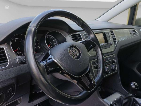 Brūns Volkswagen Golf Sportsvan 2015 Viļņa, ar dzinēja tilpumu 1.20 L un nobraukumu 235 tūkst. km par 9390 €, foto 9 vietnē AUTOMOTO.COM.LV