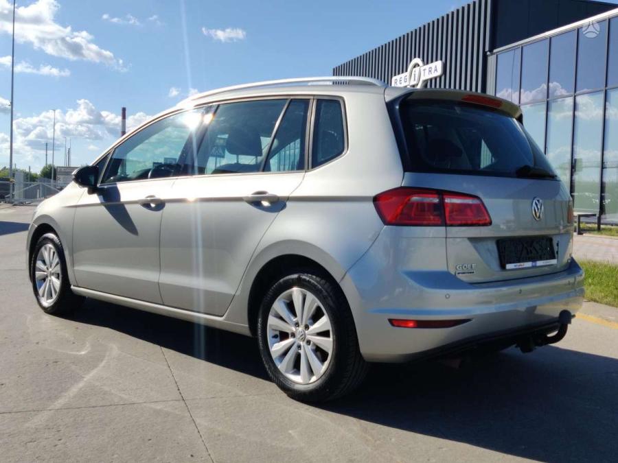 Pelēks Volkswagen Golf Sportsvan 2015 Šauļi, ar dzinēja tilpumu 1.60 L un nobraukumu 238 tūkst. km par 6800 €, foto 3 vietnē AUTOMOTO.COM.LV