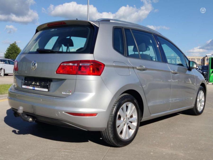 Pelēks Volkswagen Golf Sportsvan 2015 Šauļi, ar dzinēja tilpumu 1.60 L un nobraukumu 238 tūkst. km par 6800 €, foto 5 vietnē AUTOMOTO.COM.LV