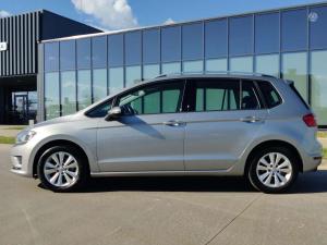 Pelēks Volkswagen Golf Sportsvan 2015 Šauļi, ar dzinēja tilpumu 1.60 L un nobraukumu 238 tūkst. km par 6800 €, foto 6 vietnē AUTOMOTO.COM.LV