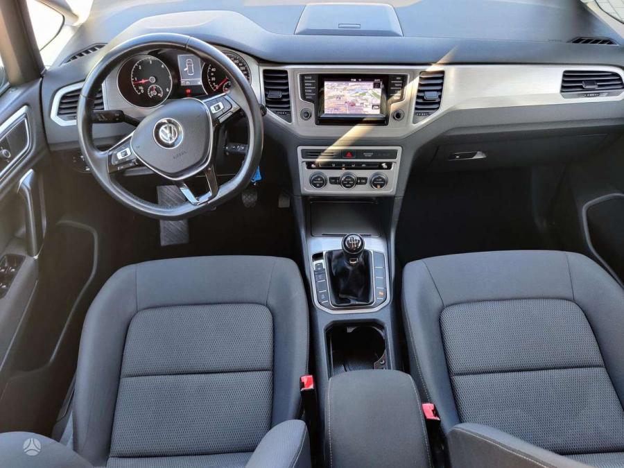 Pelēks Volkswagen Golf Sportsvan 2015 Šauļi, ar dzinēja tilpumu 1.60 L un nobraukumu 238 tūkst. km par 6800 €, foto 14 vietnē AUTOMOTO.COM.LV