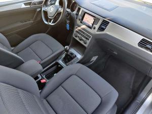 Pelēks Volkswagen Golf Sportsvan 2015 Šauļi, ar dzinēja tilpumu 1.60 L un nobraukumu 238 tūkst. km par 6800 €, foto 16 vietnē AUTOMOTO.COM.LV