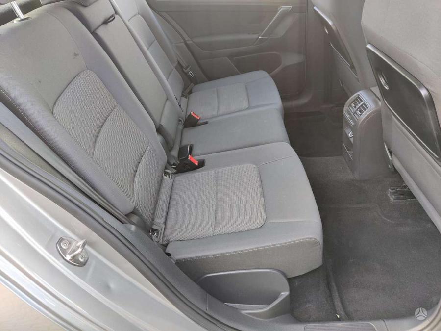 Pelēks Volkswagen Golf Sportsvan 2015 Šauļi, ar dzinēja tilpumu 1.60 L un nobraukumu 238 tūkst. km par 6800 €, foto 21 vietnē AUTOMOTO.COM.LV