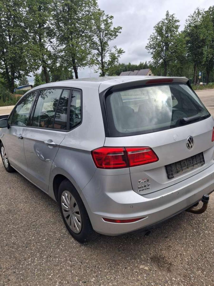 Grey Volkswagen Golf Sportsvan 2014 in Rokiskis, with an engine capacity of 1.20 L and mileage of 210 thousand km for 3350 €, photo 6 on AUTOMOTO.COM.LV