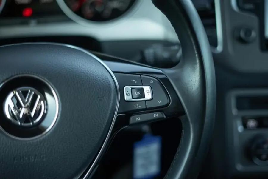 Pelēks Volkswagen Golf Sportsvan 2014 Liepāja, ar dzinēja tilpumu 1.60 L un nobraukumu 136 tūkst. km par 10950 €, foto 23 vietnē AUTOMOTO.COM.LV