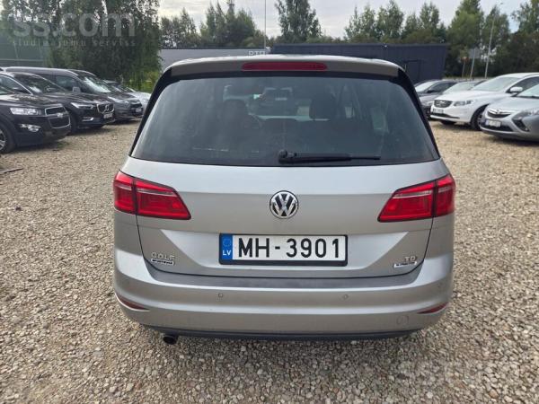 Volkswagen Golf Sportsvan 2014 in Jelgava on AUTOMOTO.COM.LV Grey Volkswagen Golf Sportsvan 2014 in Jelgava, with an engine capacity of 1.60 L and mileage of 0 thousand km for 5900 β¬, photo 6 on AUTOMOTO.COM.LV