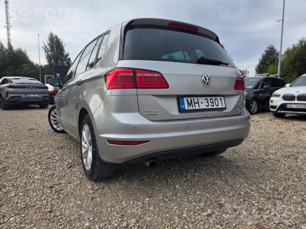 Volkswagen Golf Sportsvan 2014 in Jelgava on AUTOMOTO.COM.LV Grey Volkswagen Golf Sportsvan 2014 in Jelgava, with an engine capacity of 1.60 L and mileage of 0 thousand km for 5900 β¬, photo 7 on AUTOMOTO.COM.LV