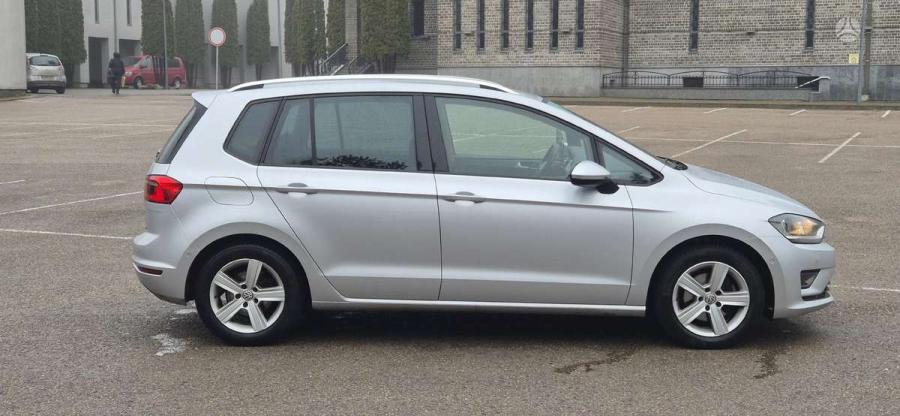 Grey Volkswagen Golf Sportsvan 2015 in Alytus, with an engine capacity of 1.60 L and mileage of 293 thousand km for 7950 €, photo 6 on AUTOMOTO.COM.LV