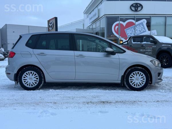 Grey Volkswagen Golf Sportsvan 2015 in Liepaja, with an engine capacity of 1.40 L and mileage of 157 thousand km for 8200 €, photo 5 on AUTOMOTO.COM.LV