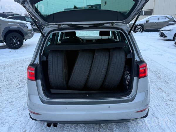 Grey Volkswagen Golf Sportsvan 2015 in Liepaja, with an engine capacity of 1.40 L and mileage of 157 thousand km for 8200 €, photo 9 on AUTOMOTO.COM.LV
