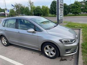 Pelēks Volkswagen Golf Sportsvan 2015 Viļņa, ar dzinēja tilpumu 1.96 L un nobraukumu 324 tūkst. km par 6400 €, foto  vietnē AUTOMOTO.COM.LV