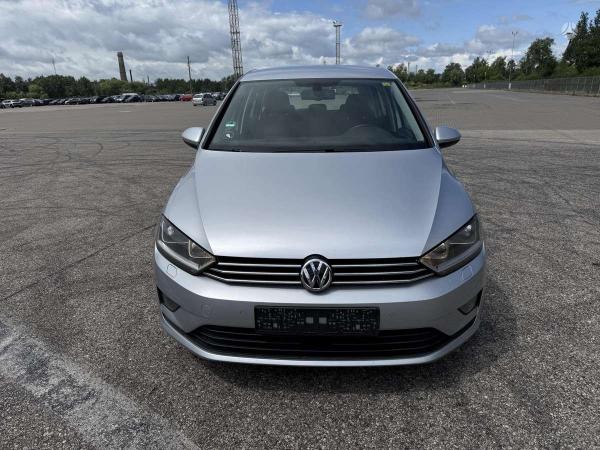 Grey Volkswagen Golf Sportsvan 2015 in Marijampole, with an engine capacity of 1.60 L and mileage of 235 thousand km for 6950 €, photo 8 on AUTOMOTO.COM.LV