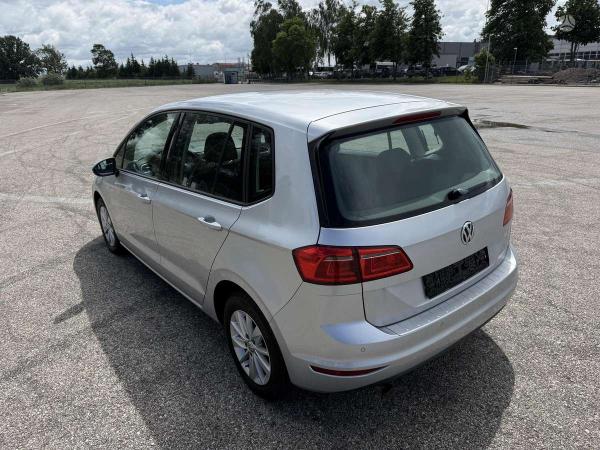 Grey Volkswagen Golf Sportsvan 2015 in Marijampole, with an engine capacity of 1.60 L and mileage of 235 thousand km for 6950 €, photo 10 on AUTOMOTO.COM.LV
