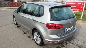 Pelēks Volkswagen Golf Sportsvan 2015 Daugavpils, ar dzinēja tilpumu 1.60 L un nobraukumu 130 tūkst. km par 7500 €, foto 5 vietnē AUTOMOTO.COM.LV
