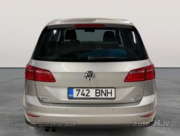 Pelēks Volkswagen Golf Sportsvan 2015 Paide, ar dzinēja tilpumu 1.40 L un nobraukumu 55 tūkst. km par 13900 €, foto 5 vietnē AUTOMOTO.COM.LV