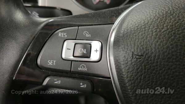 Pelēks Volkswagen Golf Sportsvan 2015 Paide, ar dzinēja tilpumu 1.40 L un nobraukumu 55 tūkst. km par 13900 €, foto 9 vietnē AUTOMOTO.COM.LV